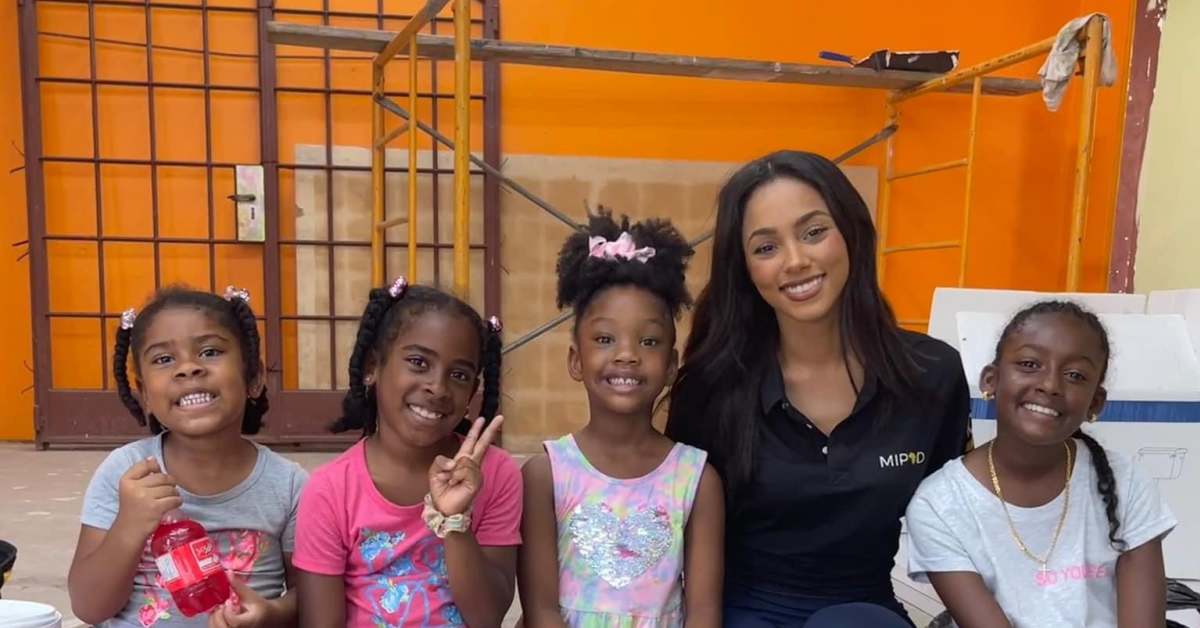 Miss World Trinidad & Tobago helps reopen the doors of the homework ...