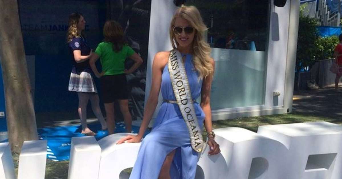 Miss World Oceania Raises Australian Open Trophy! - Miss World
