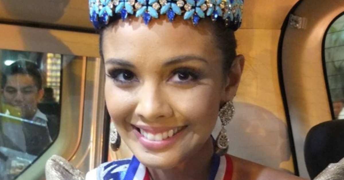 Miss World Receives Medal of Distinction - Miss World