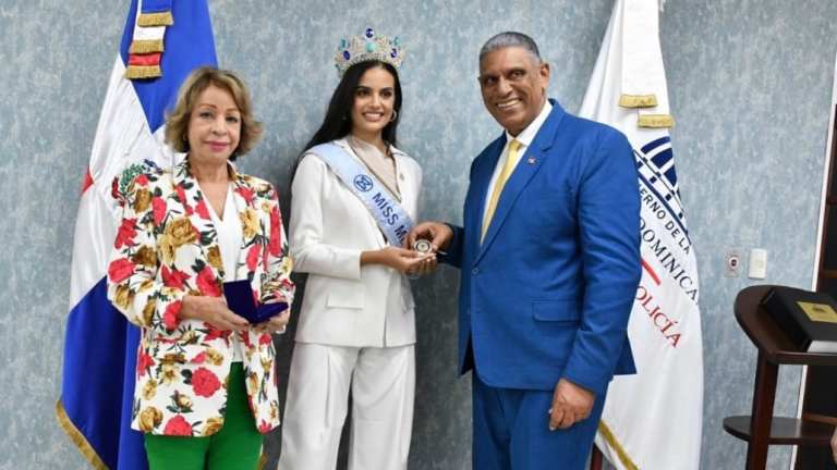 Maria Victoria Bayo Martinez is recognized by the Minister of the ...