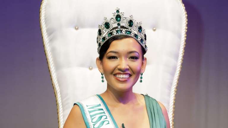 Pilot Crowned Miss World Cayman Islands - Leanni Tibbetts - Miss World ...