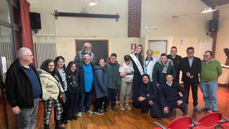 Miss World Italy - meeting with Santa Monica Onlus - Rebecca Arnone ...