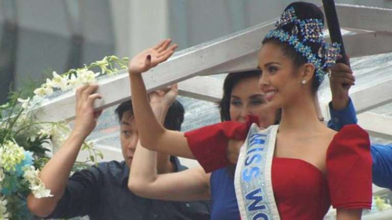 Homecoming Parade! - Miss World