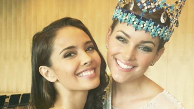 Miss World Presents Award @ Barcelona Film Expo - Miss World