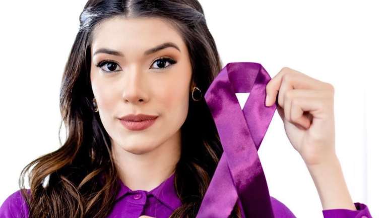 Miss World Brazil leads the "Purple January" campaign - Miss World