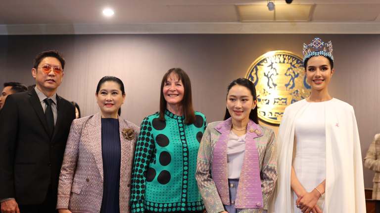 Miss World’s meets with the Prime Minister of Thailand - Miss World