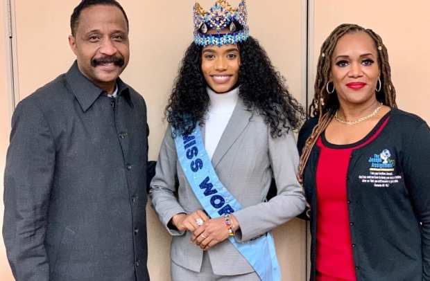 Miss World goes down a storm in the windy city - Miss World