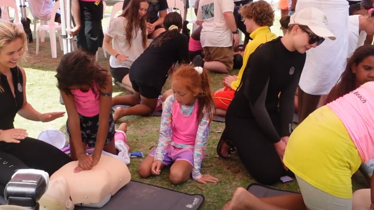 Miss Australia saves lives - Miss World