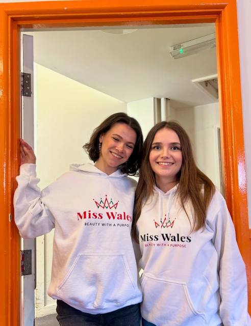 Miss Wales 2025 candidates take part in Welsh Women’s Aid training ...