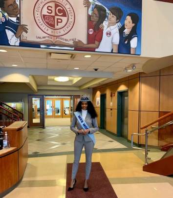Miss World goes down a storm in the windy city - Miss World