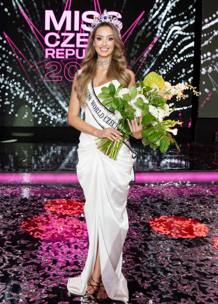 Krystyna Pyszkova crowns Miss Czech Republic for the 73rd Miss World ...
