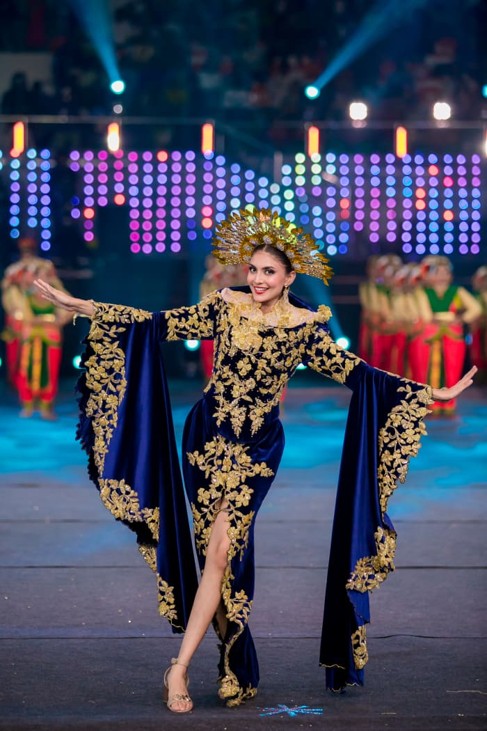 72nd Miss World Participants in Traditional Costumes - Asia & Oceania ...