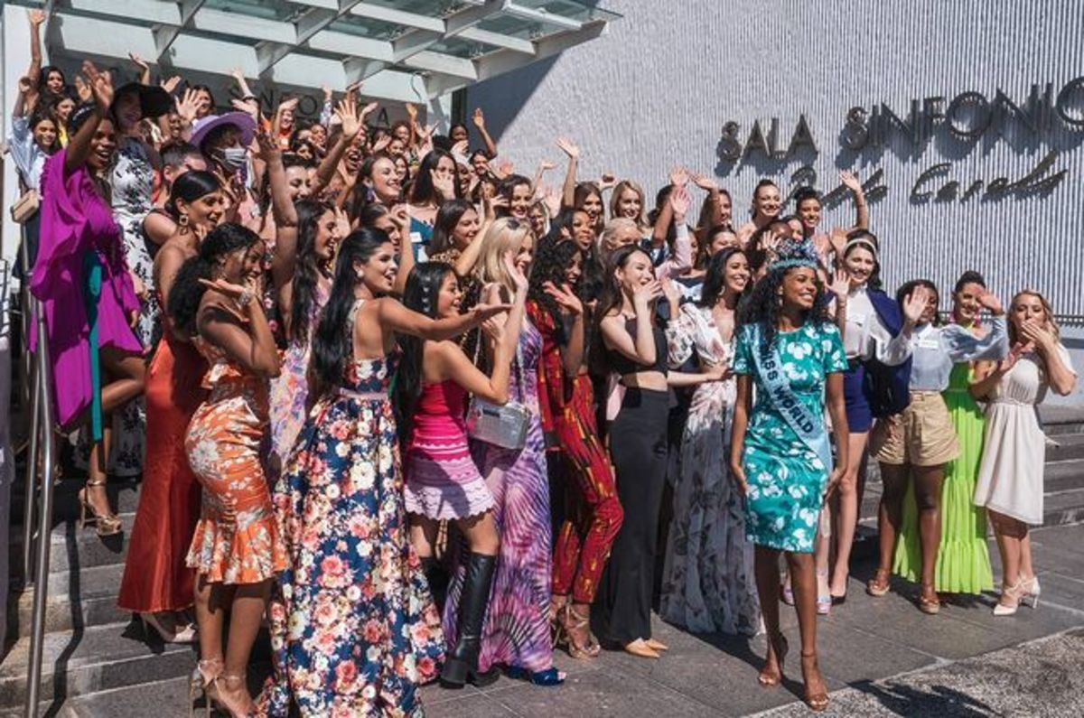 Sisterhood👩🏼‍🤝‍👩🏾 - Miss World Kenya