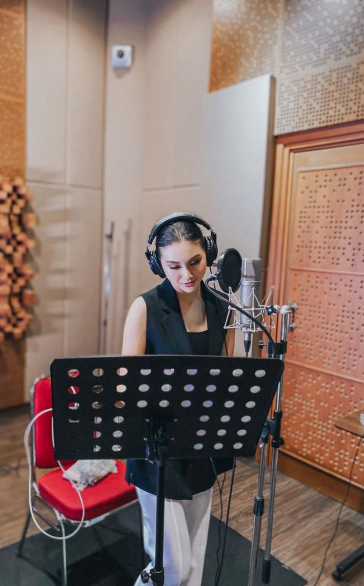 Break The Silence Song - Audrey Susilo - Miss World 2023 Indonesia