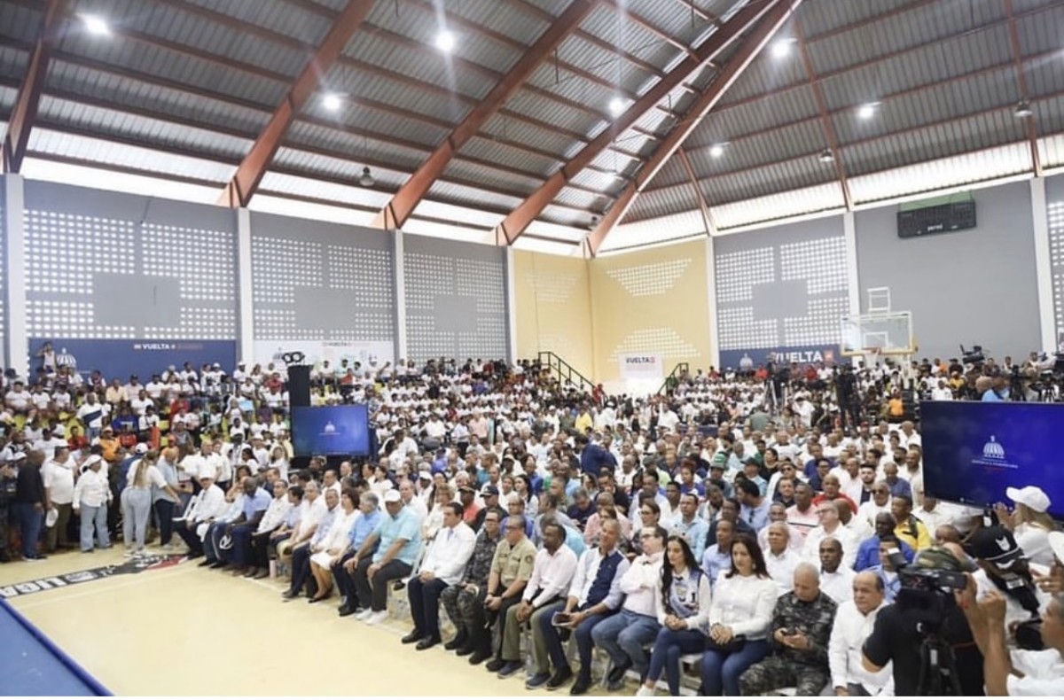 Maria Victoria Bayo Martinez- "De Vuelta al Barrio" - Beauty with a ...