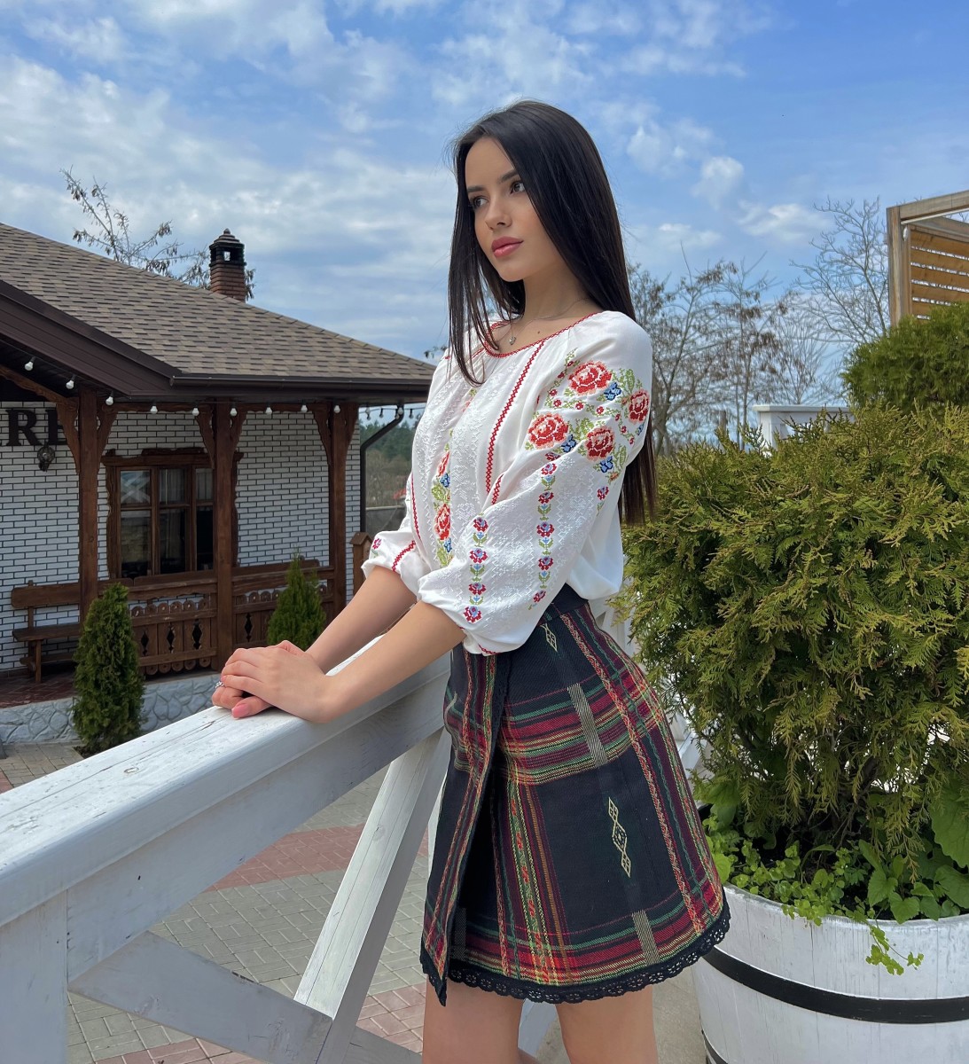 Diana Spotarenko wears traditional Moldovan clothes - Diana Spotarenko ...