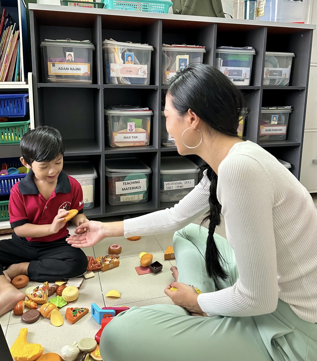 Learning with Children of NASOM Penang - Wenanita Angang - Miss World ...