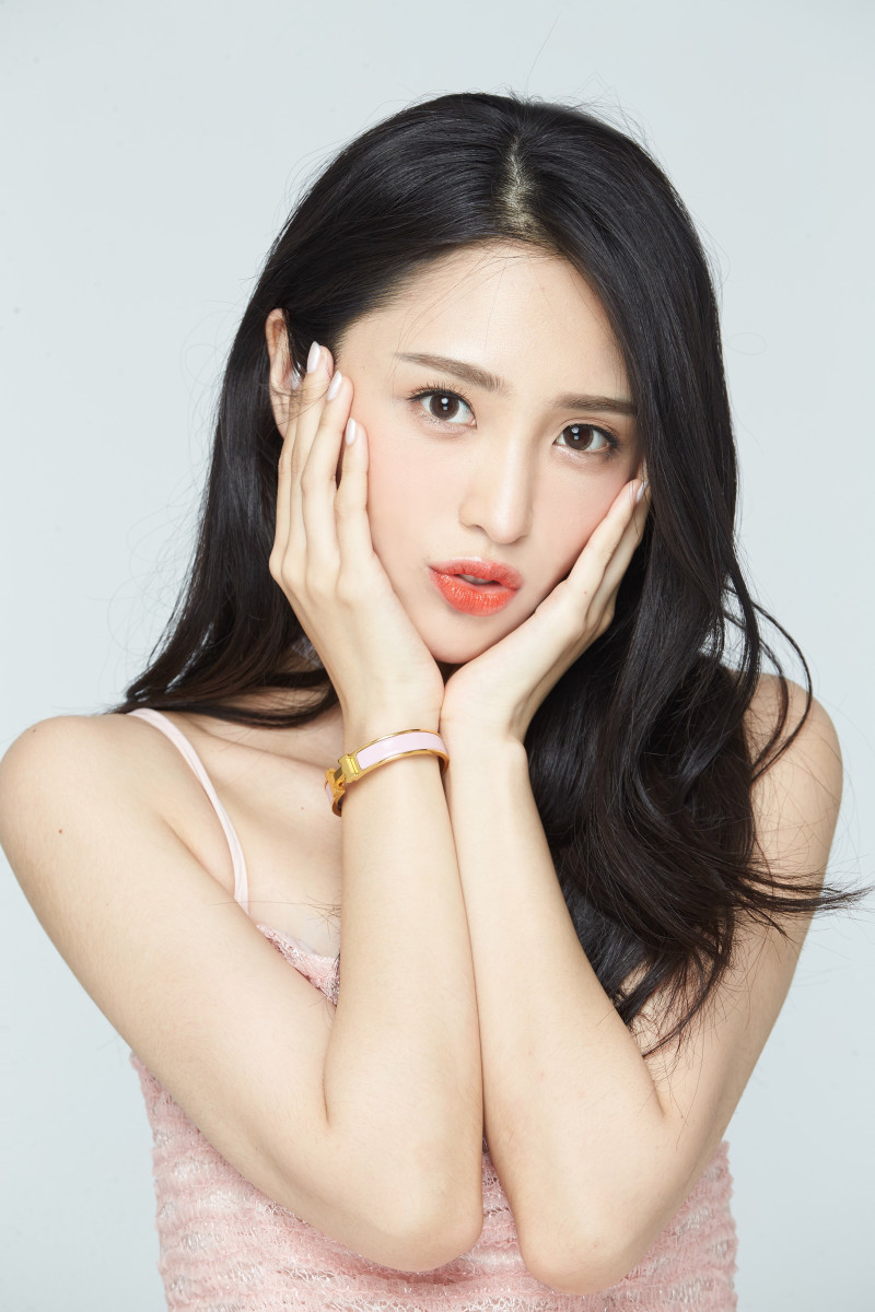 The combination of beauty and power: Miss World China shoots Watson's ...