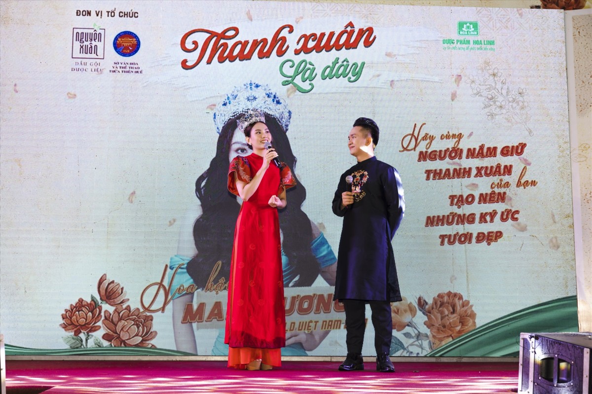 Trip in Hue - hair washing for mothers - Huynh Phuong - Miss World 2023 ...