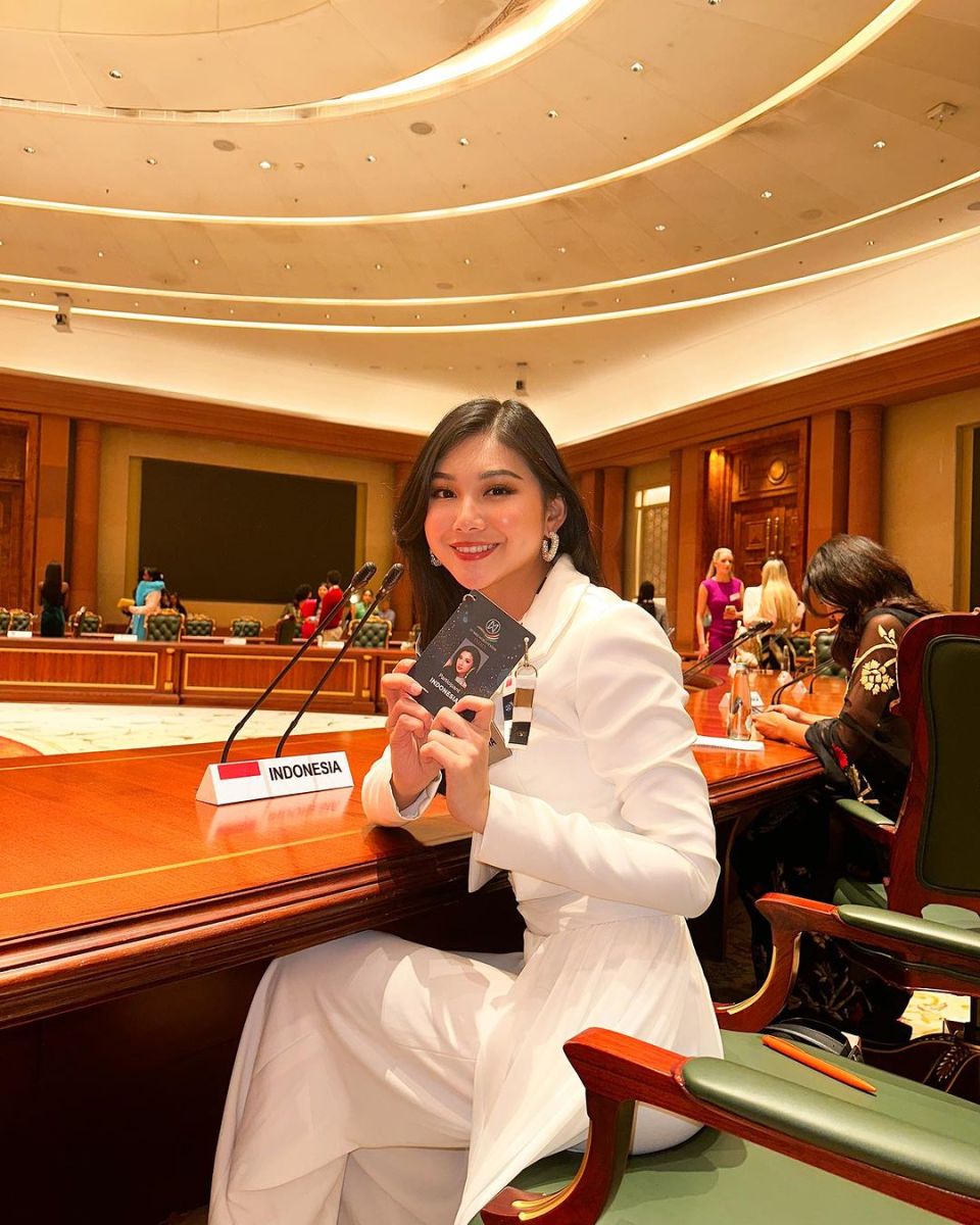 Miss Indonesia Goes to Miss World: New Delhi - Audrey Susilo - Miss ...