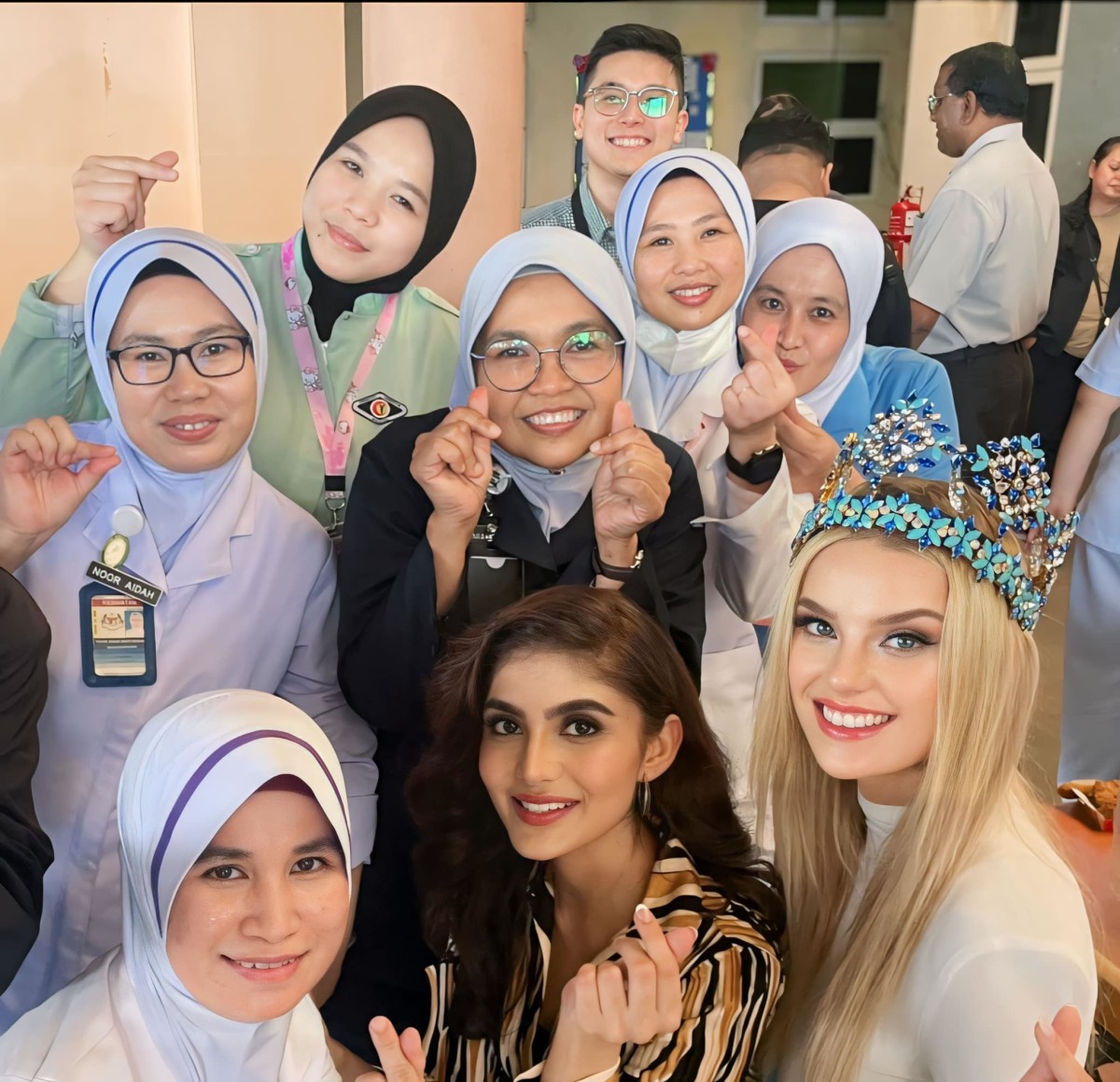 Julia Morley and Miss World visited the Children’s Hospital in Kota ...