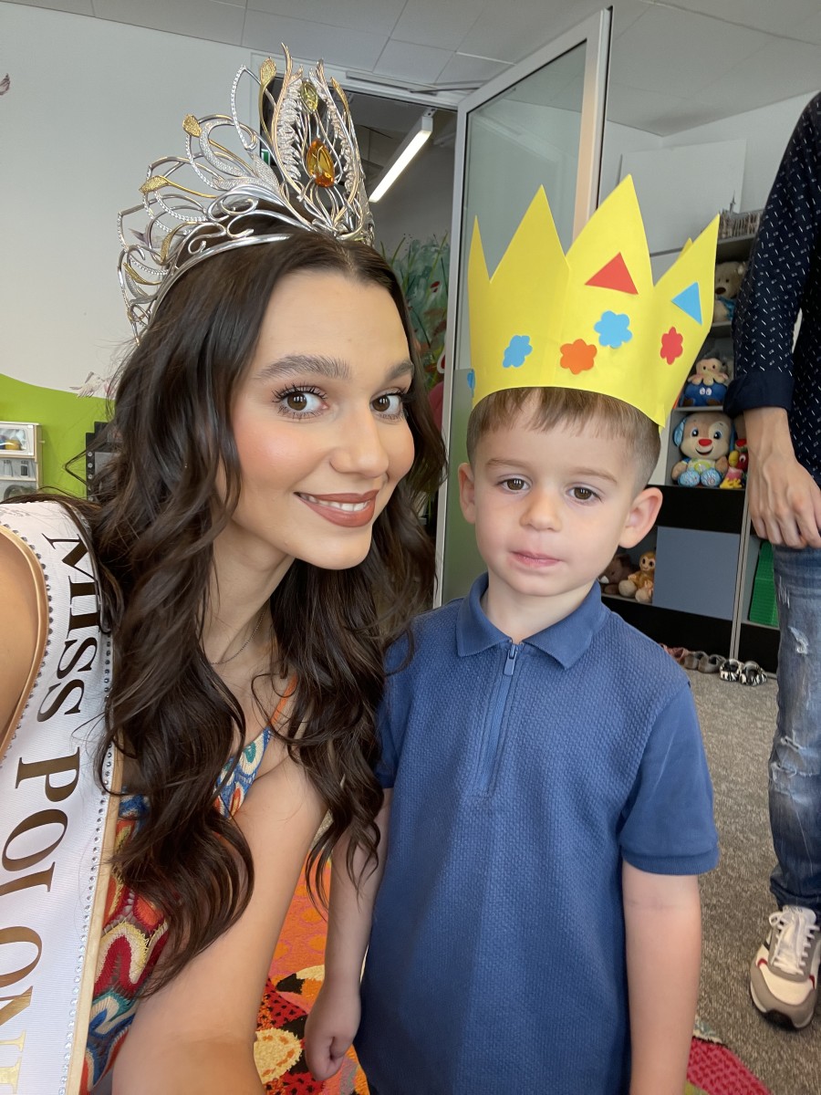 Miss World Poland visited Ukrainian children on the International Day ...