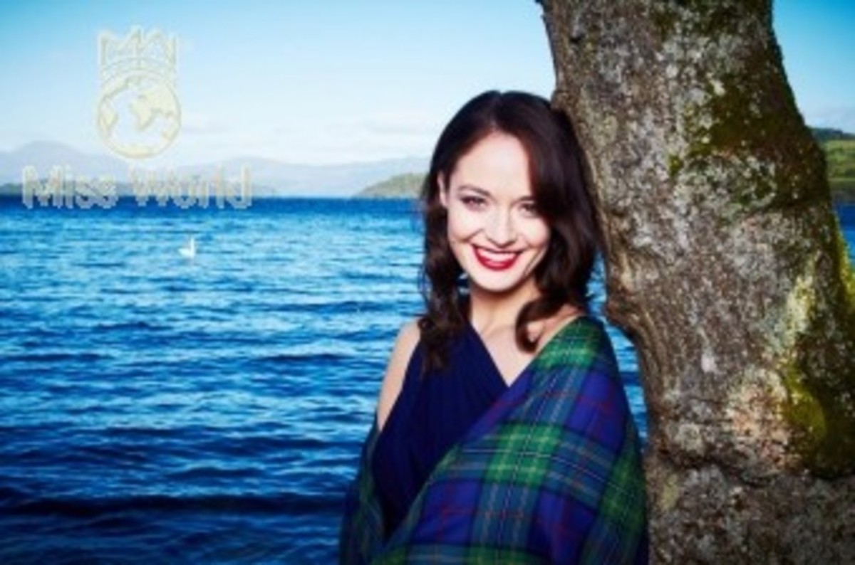 Jennifer Reoch showcases Scottish Tartan for Charity - Miss World