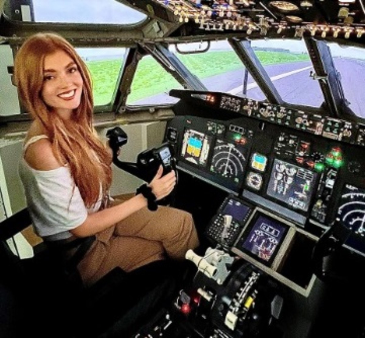 Miss England encourages female engineers - Miss World