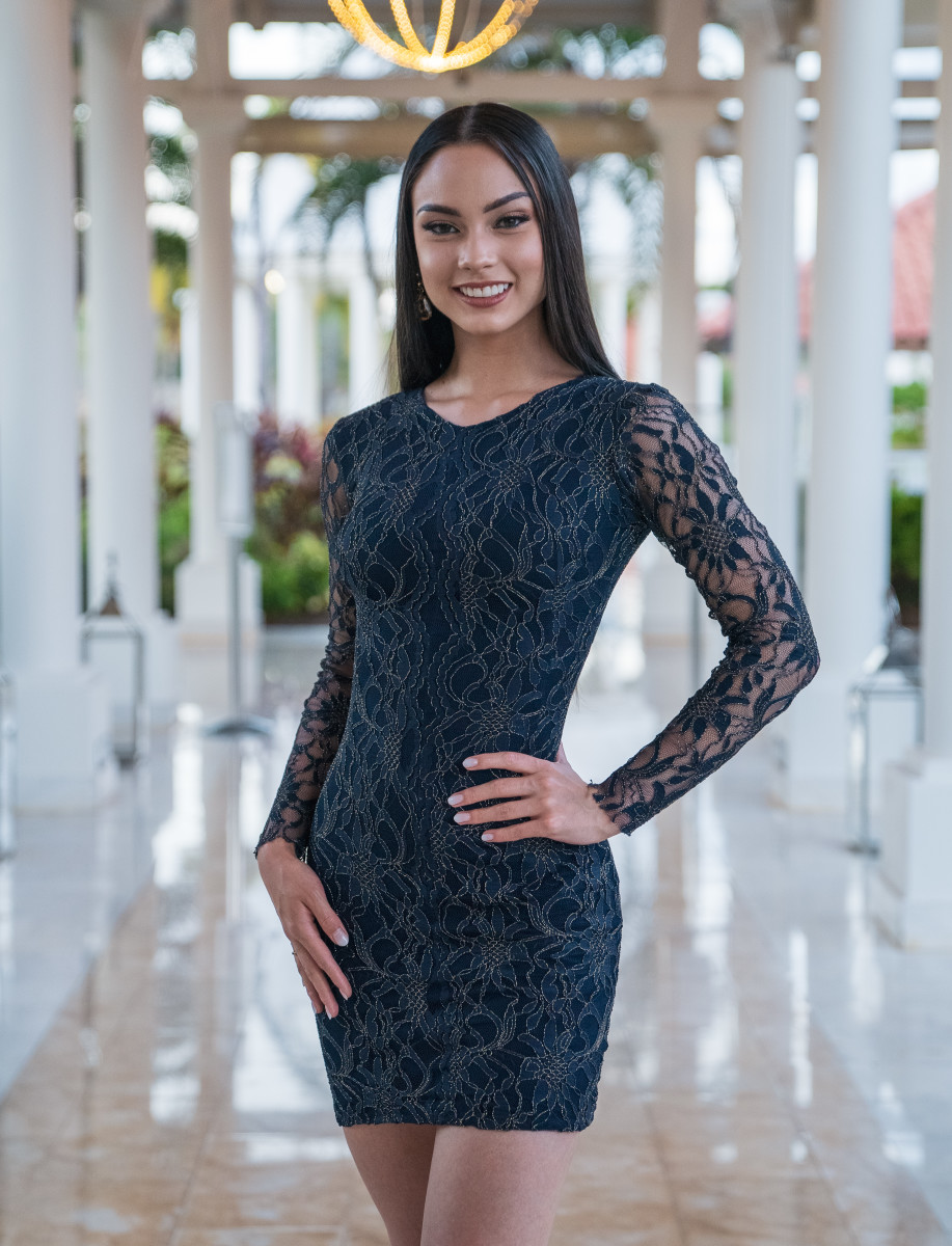 Christmas Tree Lighting - Miss World