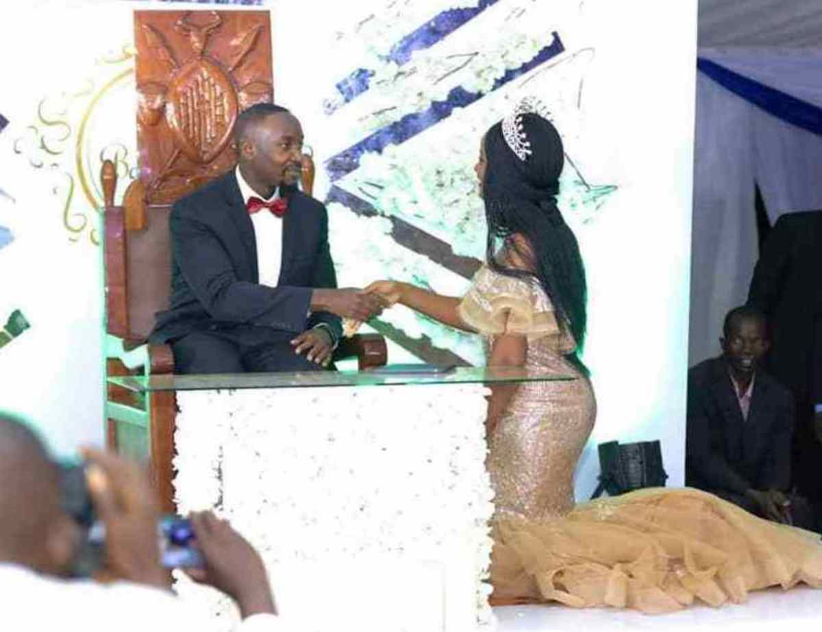 Kyabazinga of Busoga honours Miss World Africa - Miss World