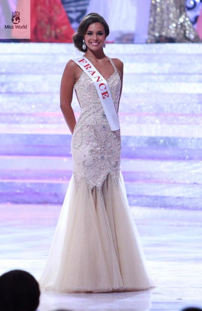 Coronation Ball Presentations - Miss World