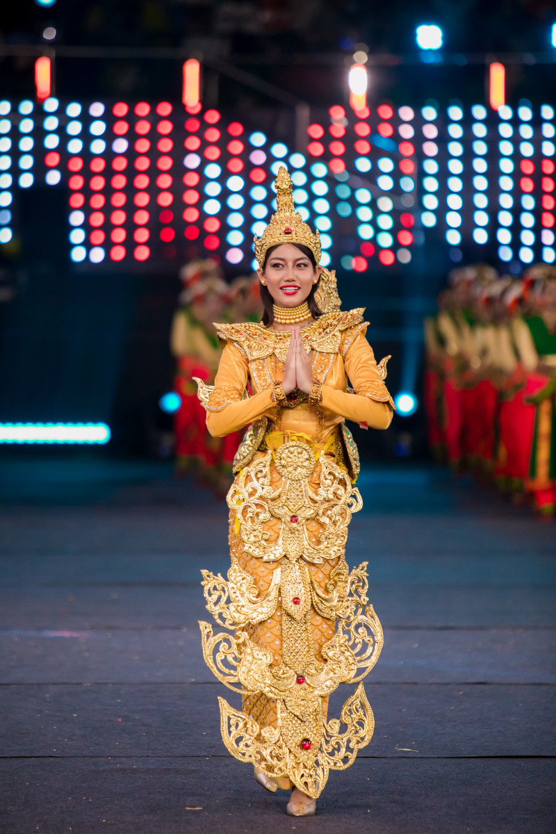 72nd Miss World Participants in Traditional Costumes - Asia & Oceania ...