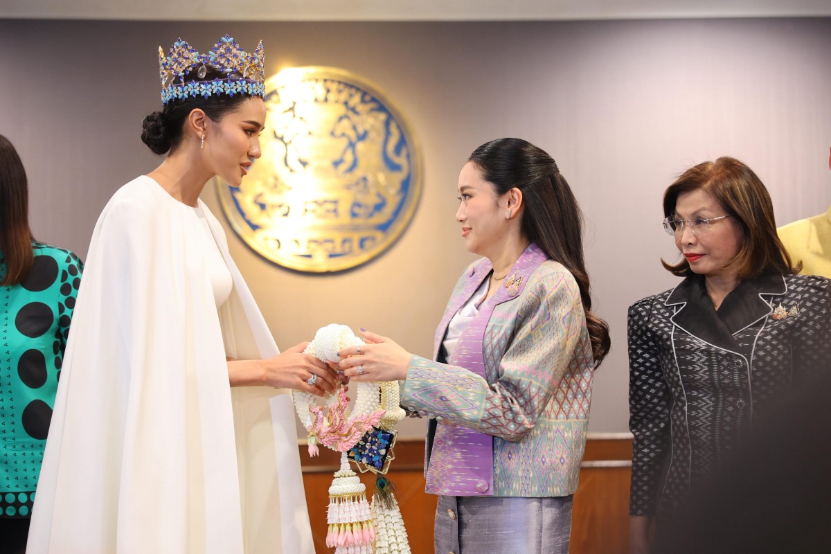 Miss World’s meets with the Prime Minister of Thailand - Miss World