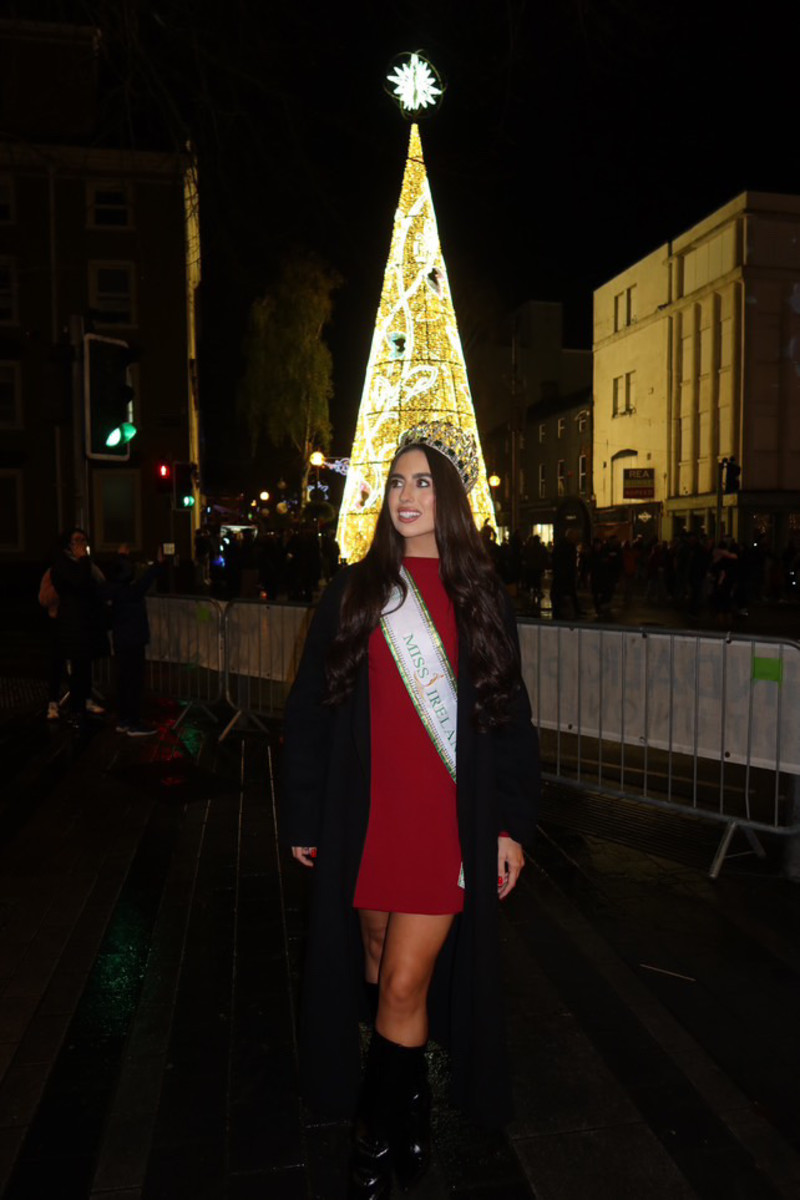 Miss Ireland Caoimhe Kenny Lights Up Her Hometown with Ireland’s ...