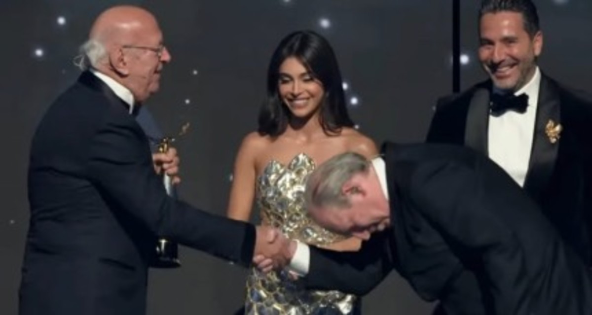 MW's 1st runner-up hosted the prestigious Joy Awards, in Saudi Arabia ...