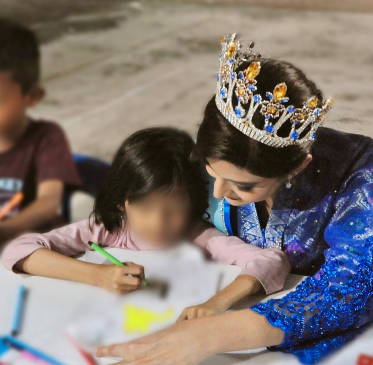 Miss World Malaysia keeps helping children with art therapy - Miss World
