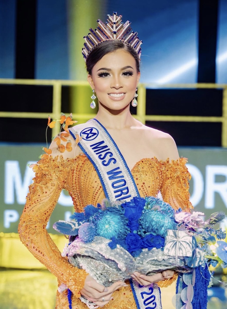 Asia Rose Simpson of Quezon City, the BWAP winner, was crowned Miss ...